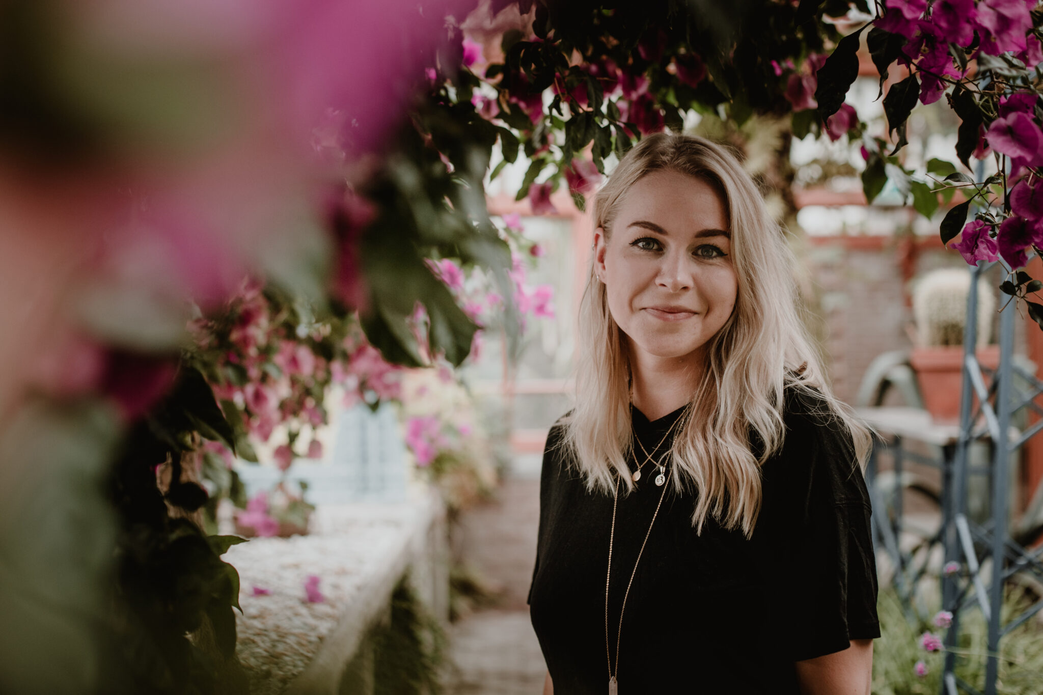 Zij verdient een ton per jaar: Debra van der Heide van dsocials - Vrije ...